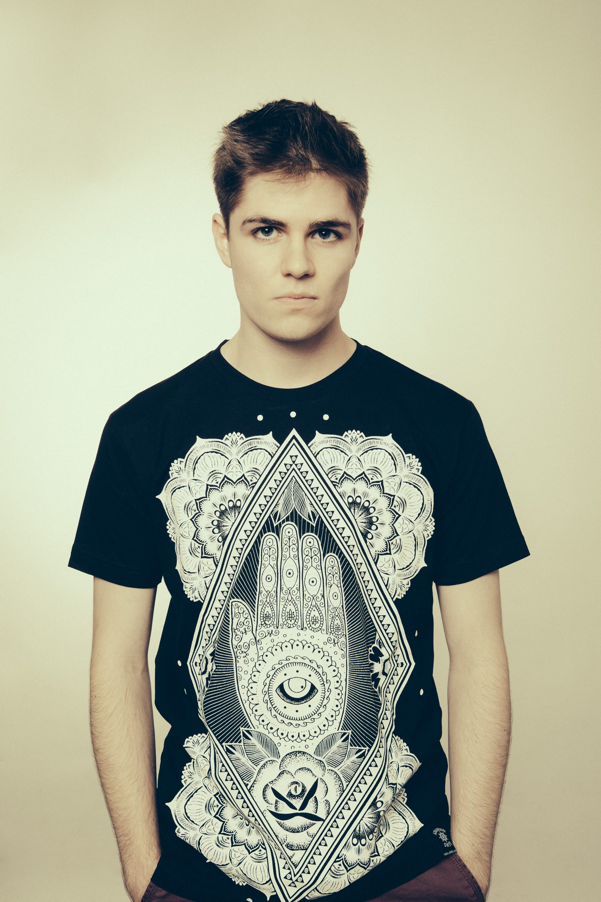 Get The Lowdown on Drum & Bass Artist Keeno | EDM Identity