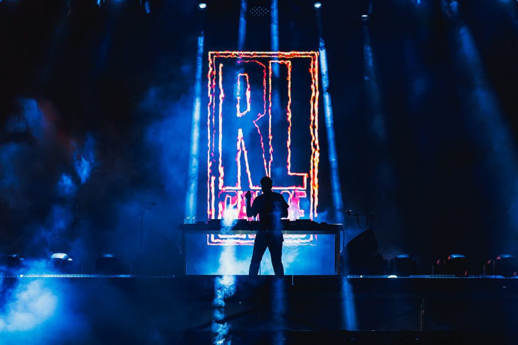 How to Transform Your Living Room Into the Ultimate Rave Cave | EDM ...