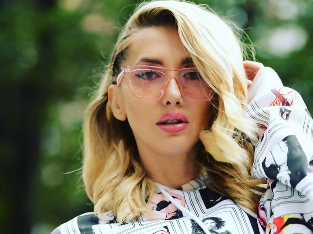 Holly T Sets the Mood with This Sensational Mix | EDM Identity