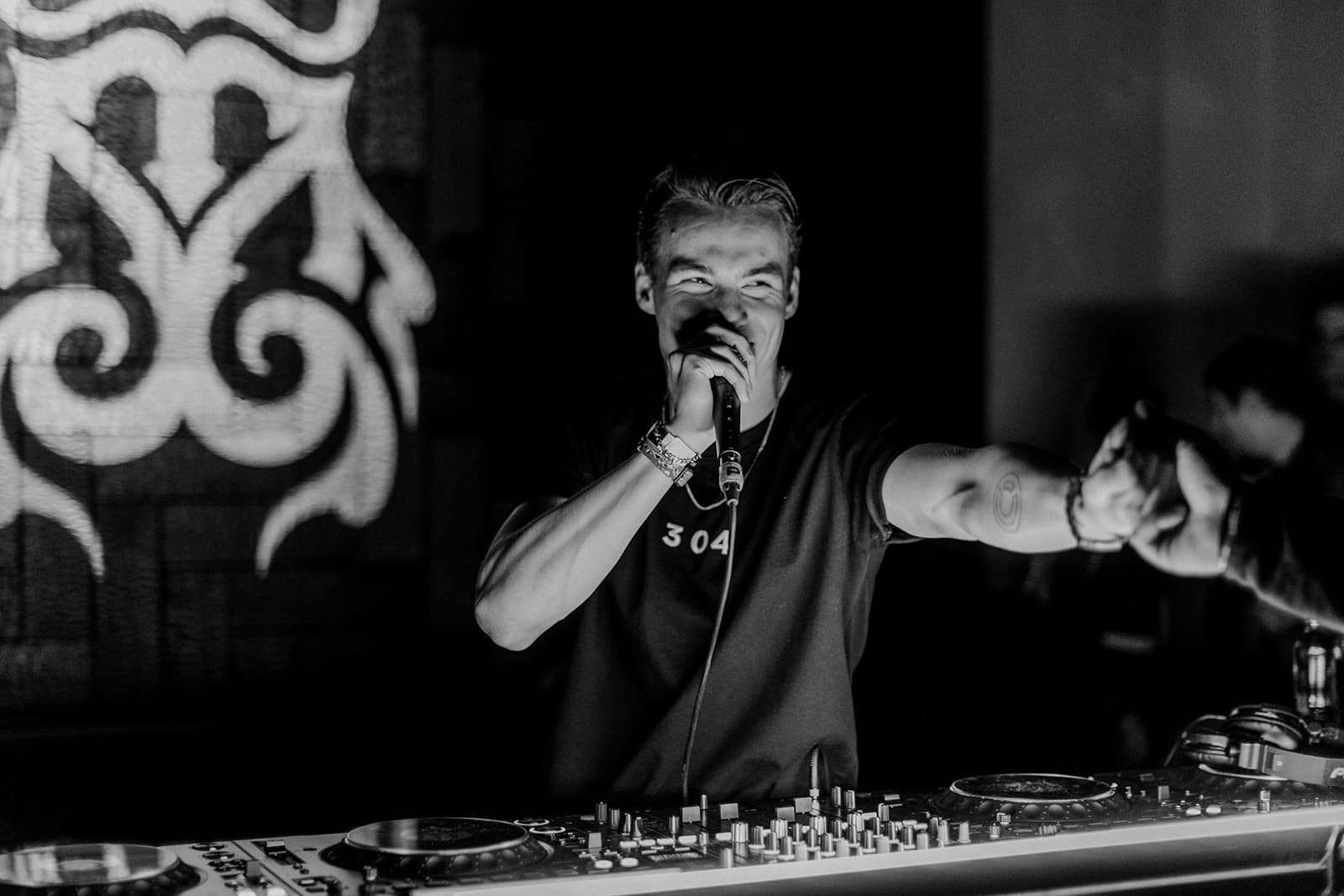 Curbi Tells Us Why He's "Flying" High This Year | EDM Identity