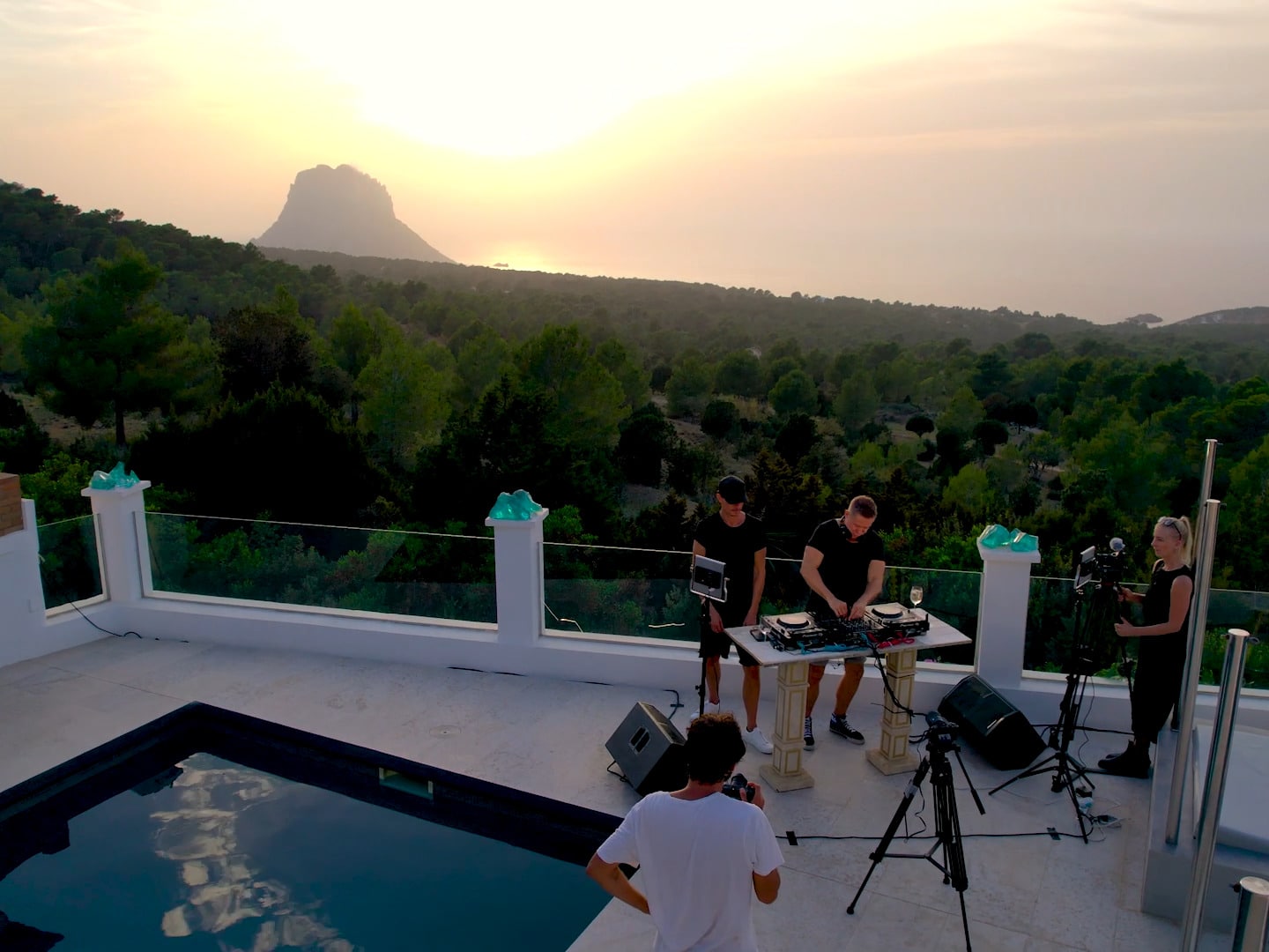 Get An Inside Look At Cosmic Gate's Upcoming 'MOSAIIK Chapter Two ...