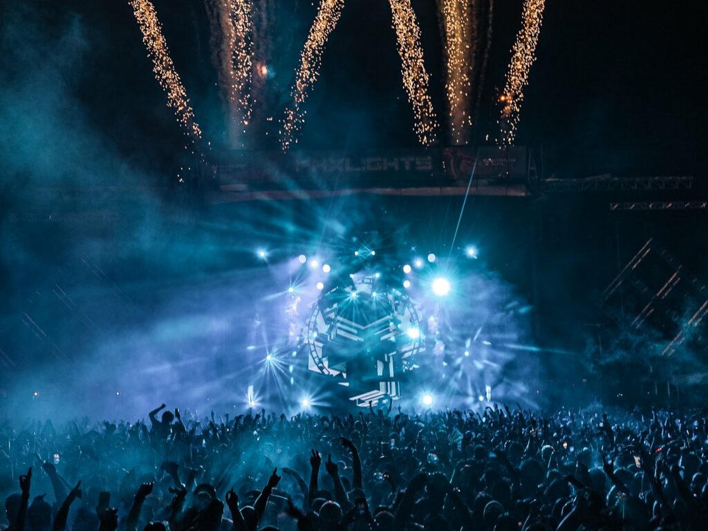 Bass Lovers Were Abducted at PHXLIGHTS 2023 | EDM Identity