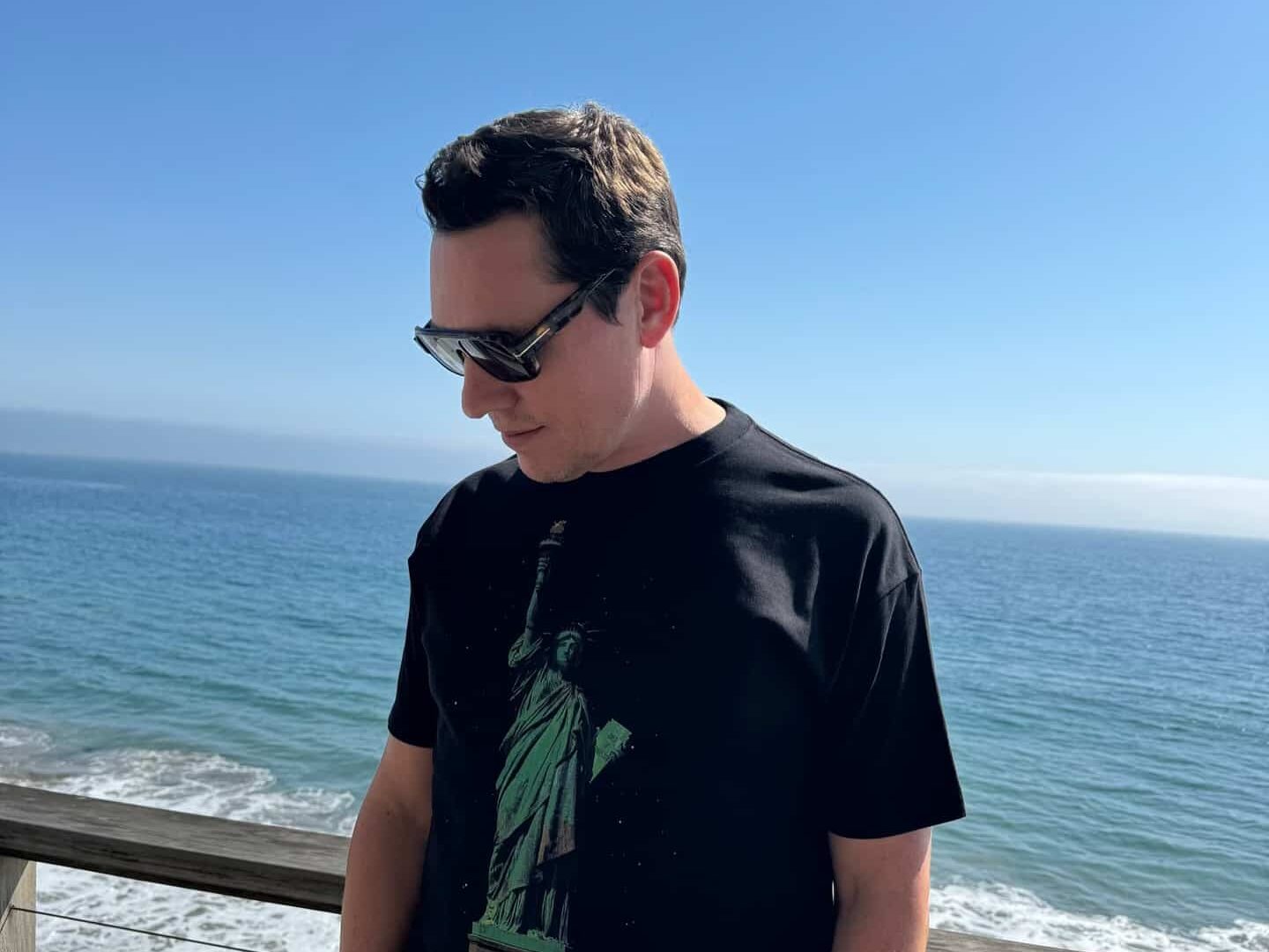 Tiësto Entices Trance Fans by Teasing "In Search of Sunrise" Set at EDC ...