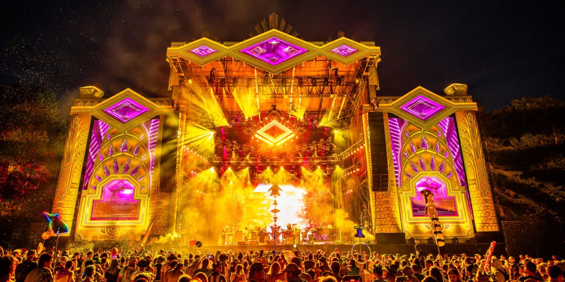 How to Transform Your Living Room Into the Ultimate Rave Cave | EDM ...