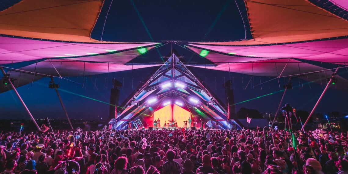 How to Transform Your Living Room Into the Ultimate Rave Cave | EDM ...