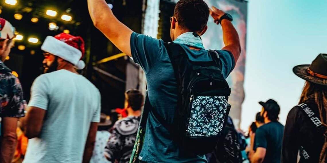 Why PLUR is Important and What it Looks Like on the Dancefloor | EDM ...