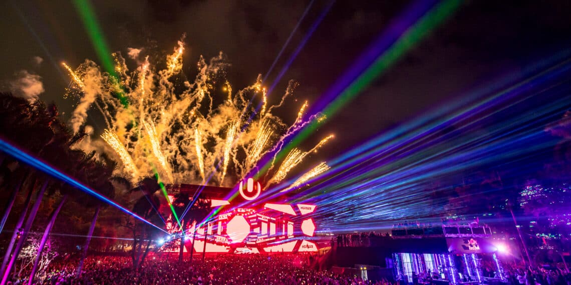 How to Transform Your Living Room Into the Ultimate Rave Cave | EDM ...